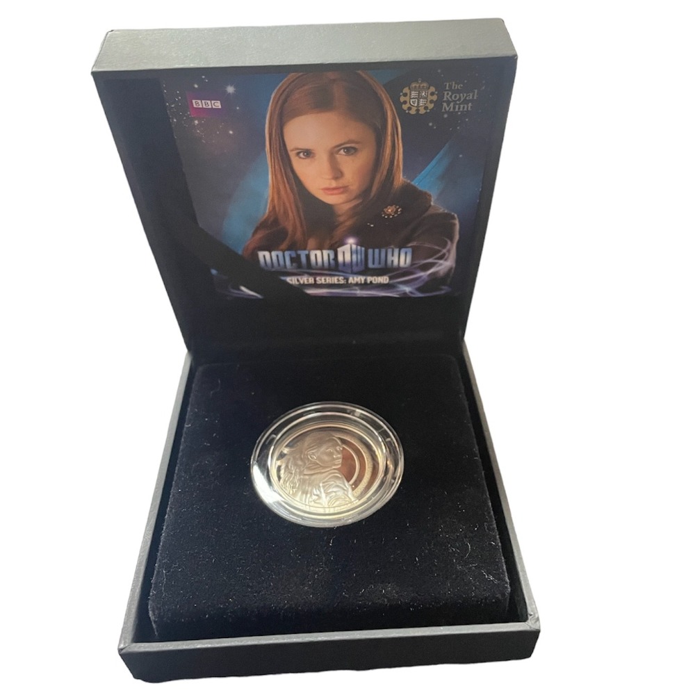 Pre-owned Dr Who silver series Amy Pond coin medal - Own4Less